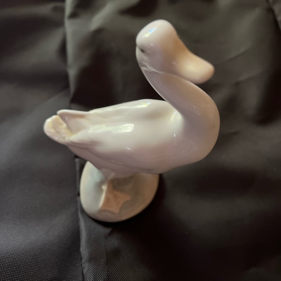Lladro | Accents | Lladro Vintage Goose Duck Preening Porcelain ...